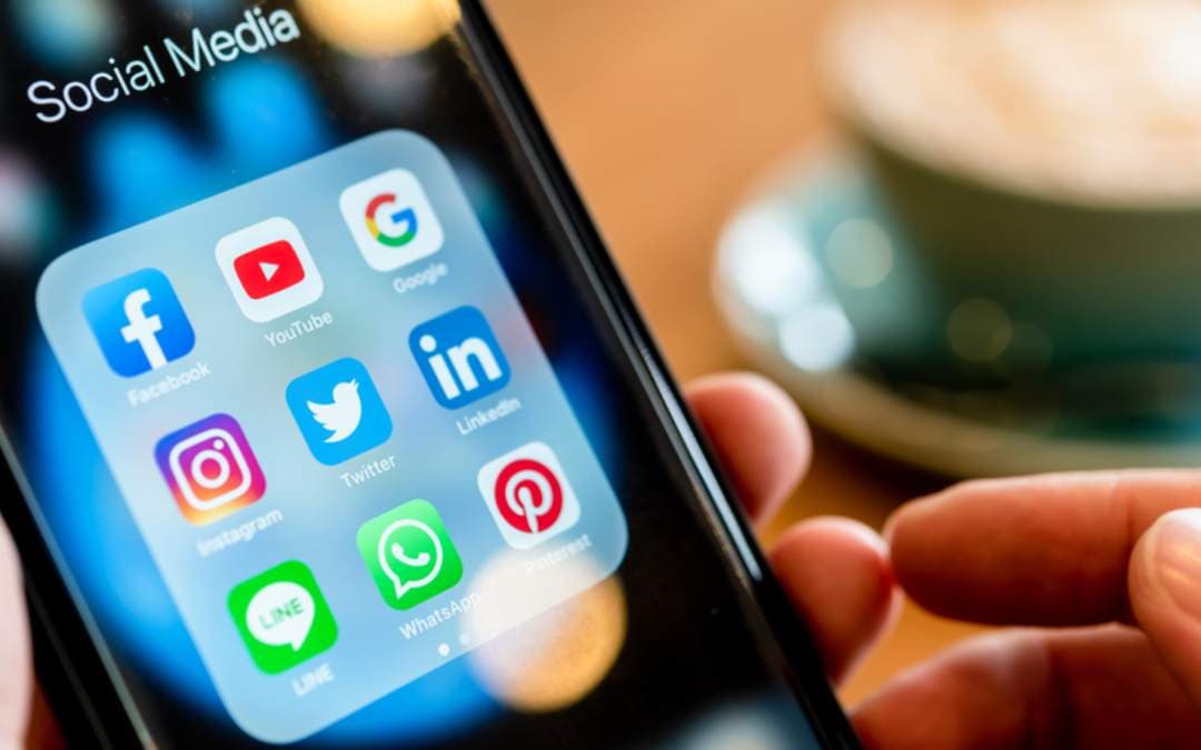 6 Mindful Social Media Practices For Better Mental Health | MFine